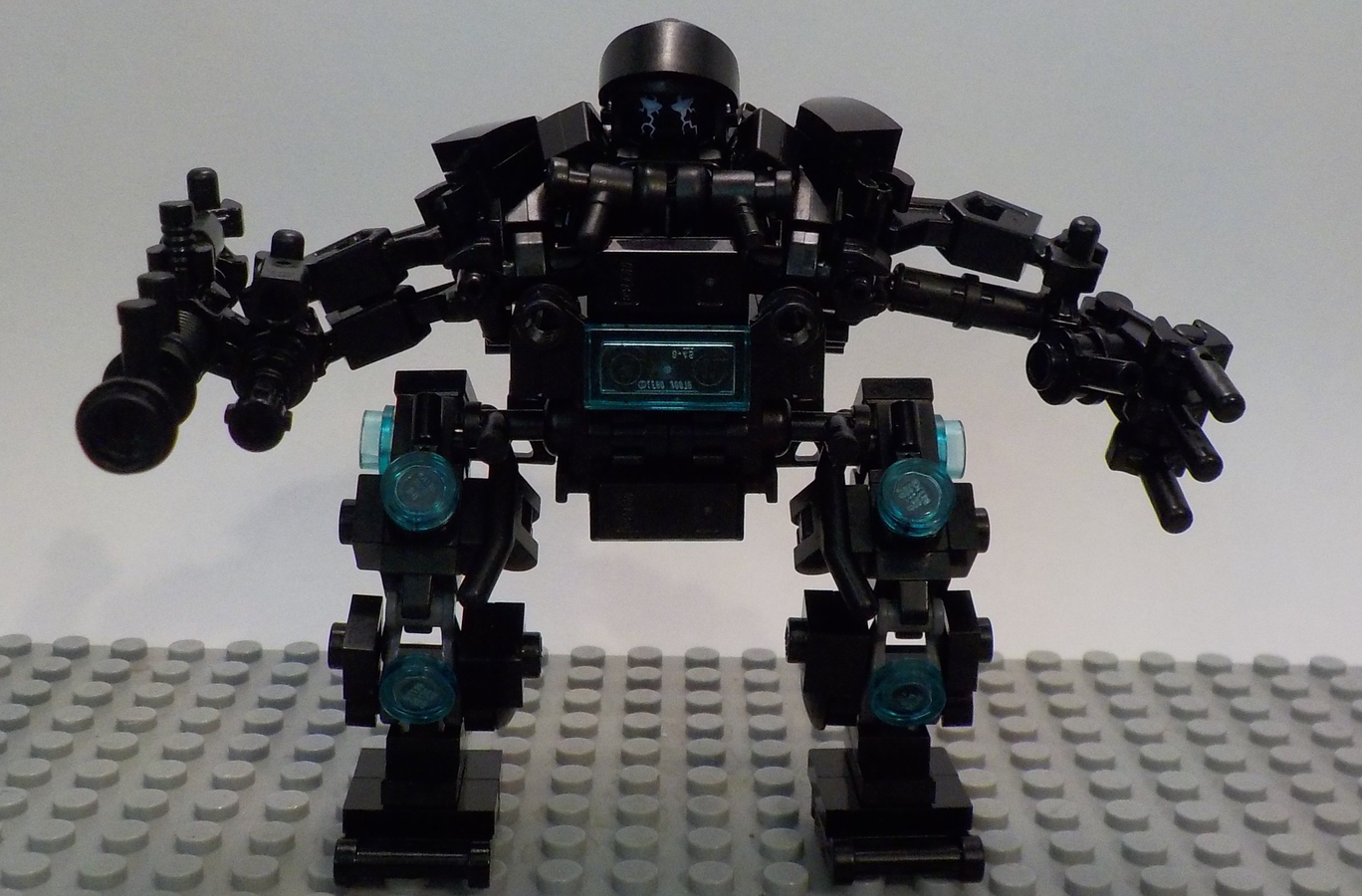 LEGO IDEAS - Z-23M Heavy Defense Mech