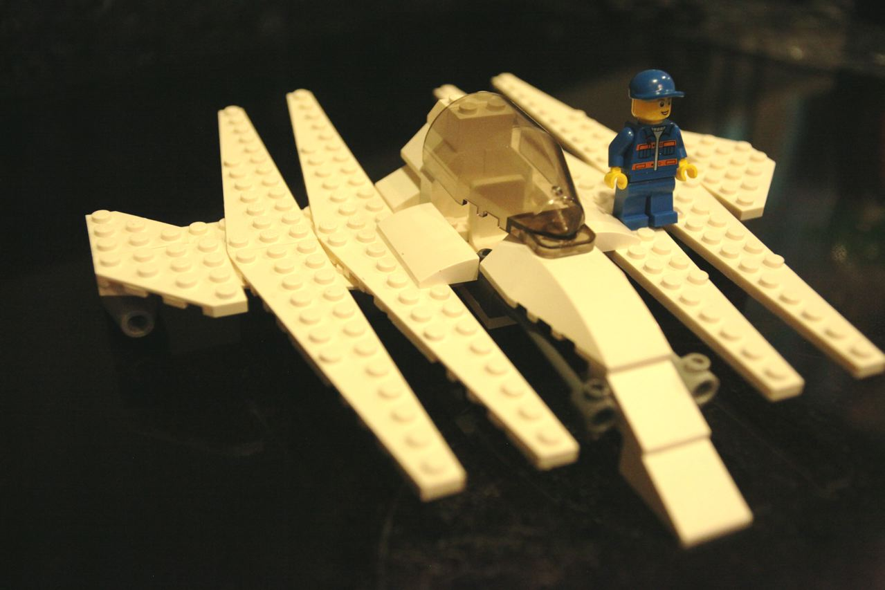 LEGO IDEAS - white hawk jet