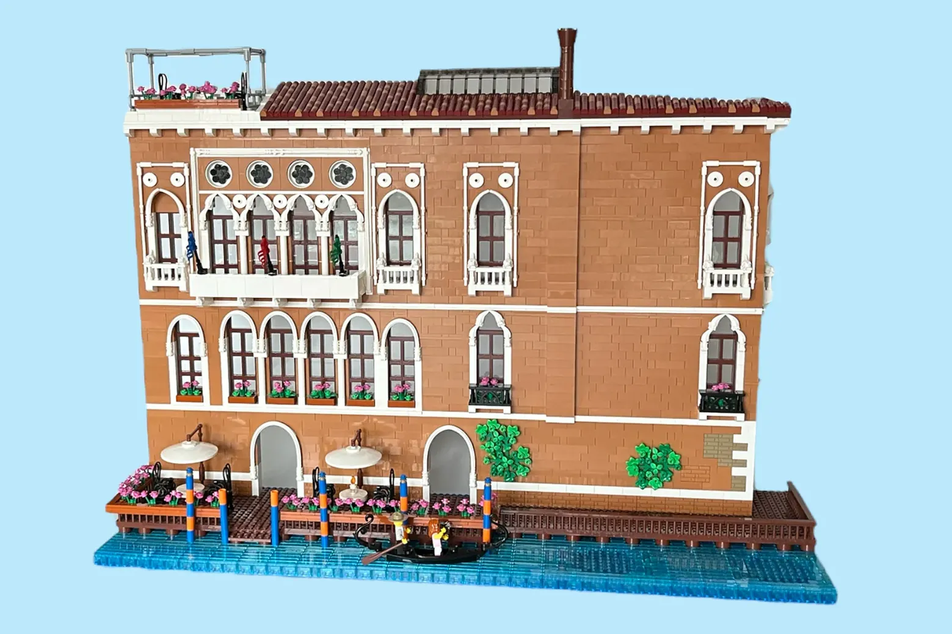 LEGO IDEAS - A Hotel in Venice (Full of Art)