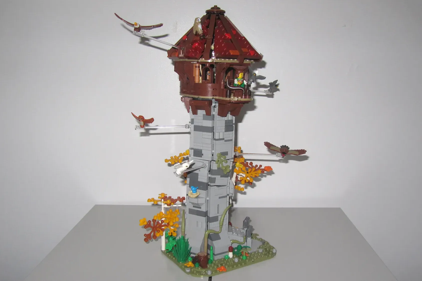 LEGO IDEAS - The Falconer's Tower