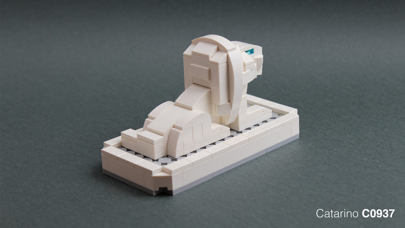 LEGO IDEAS - White Lion Statue