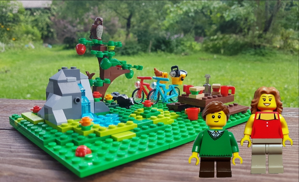 LEGO IDEAS - The Picnic In The Forest With A Waterfall.