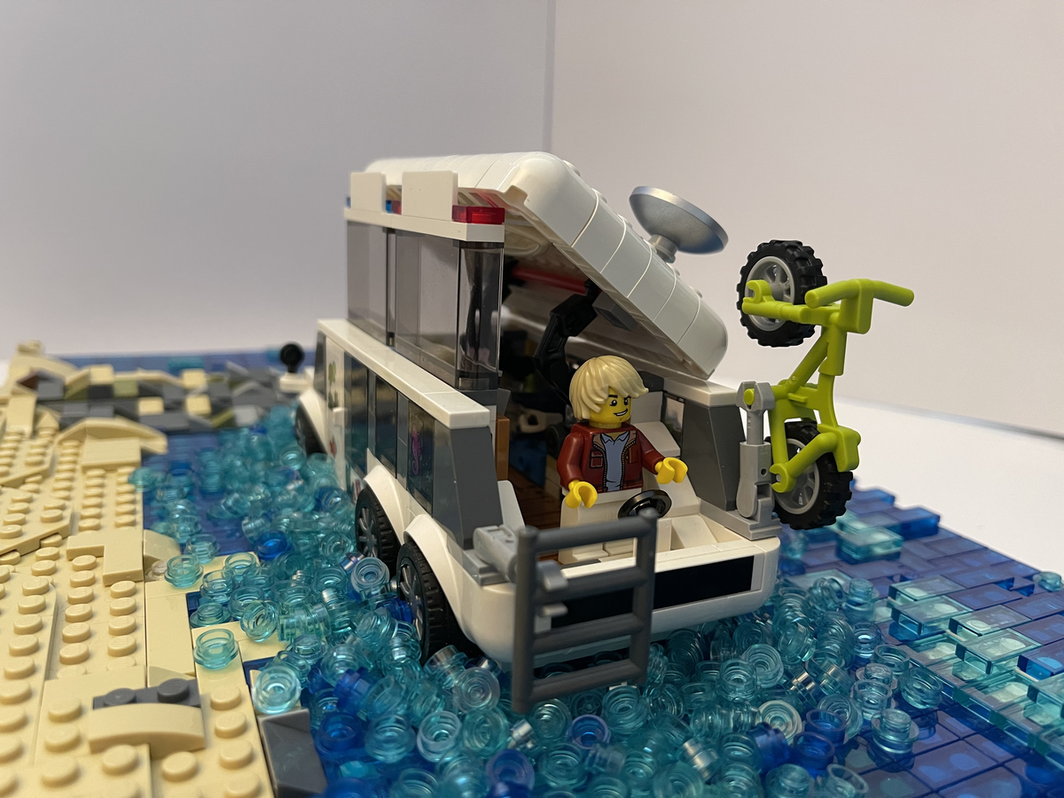 LEGO IDEAS - Electric Motorhome on Land and at Sea