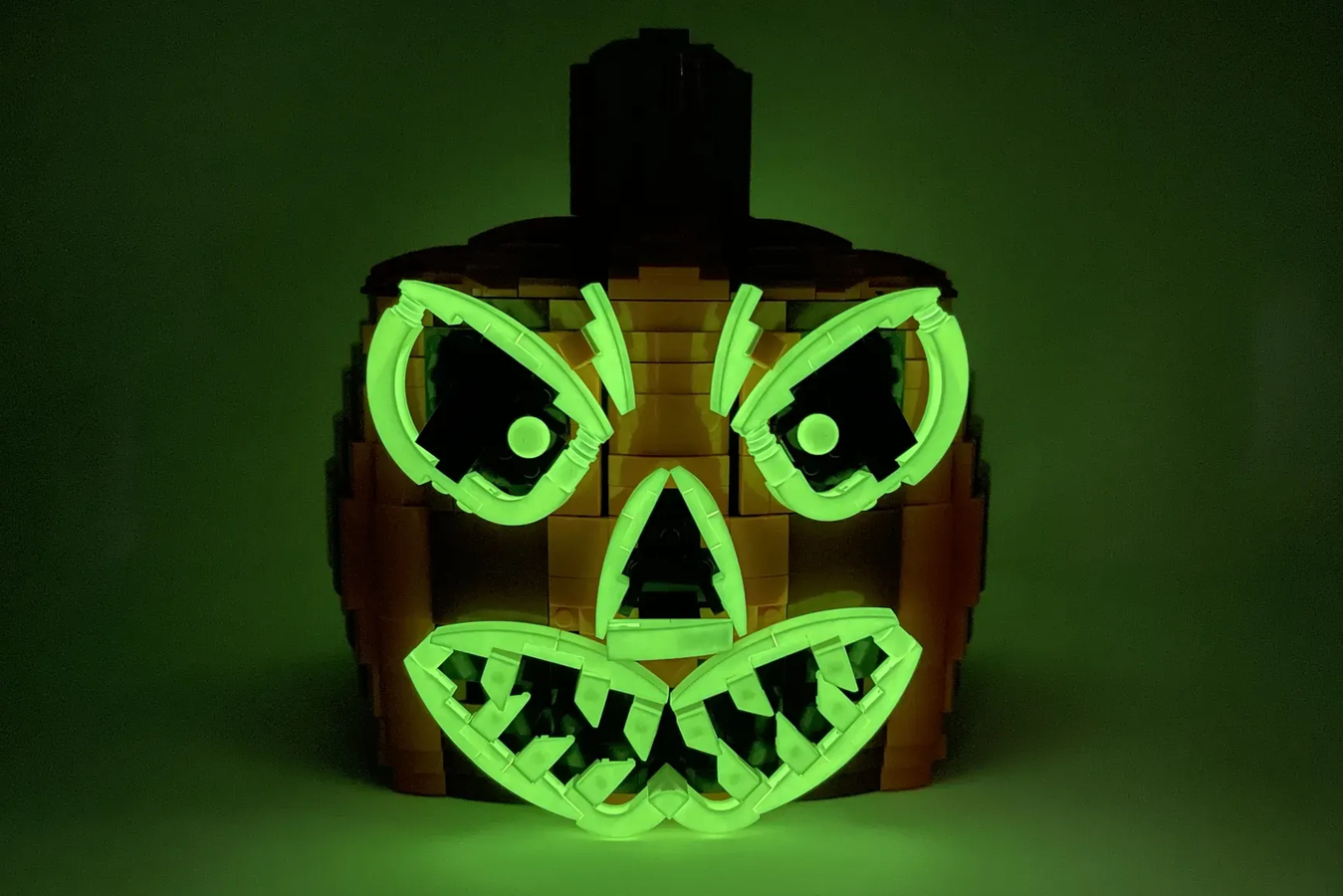 LEGO IDEAS - 2 Sided Halloween Jack-O-Lantern With Glow In The Dark Faces