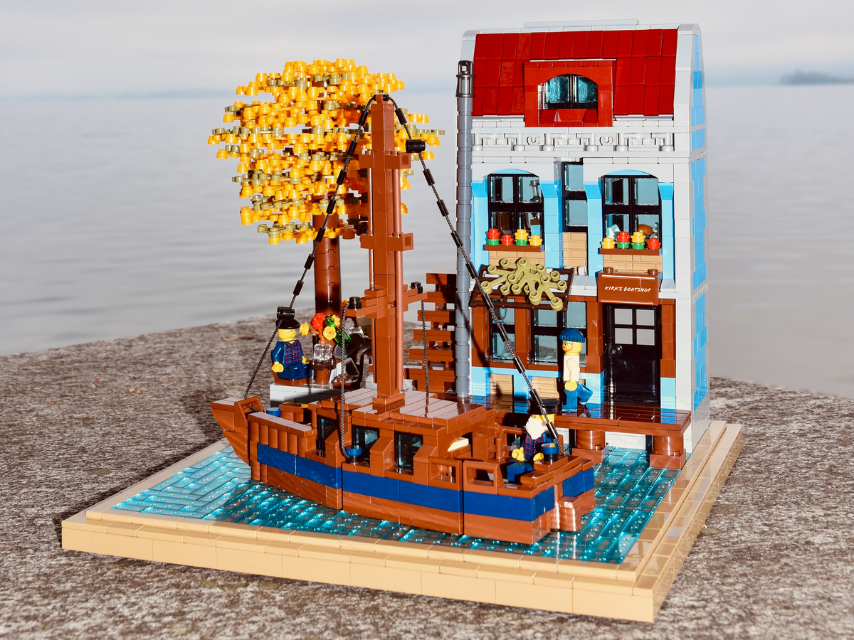 LEGO IDEAS - Autumn Seaside Town
