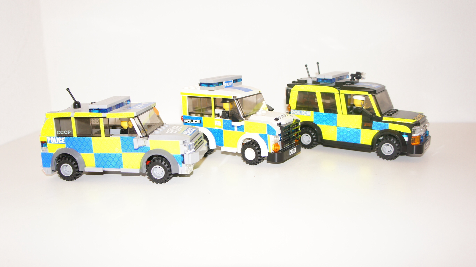 LEGO IDEAS - Lego City LandRover Police Triple pack