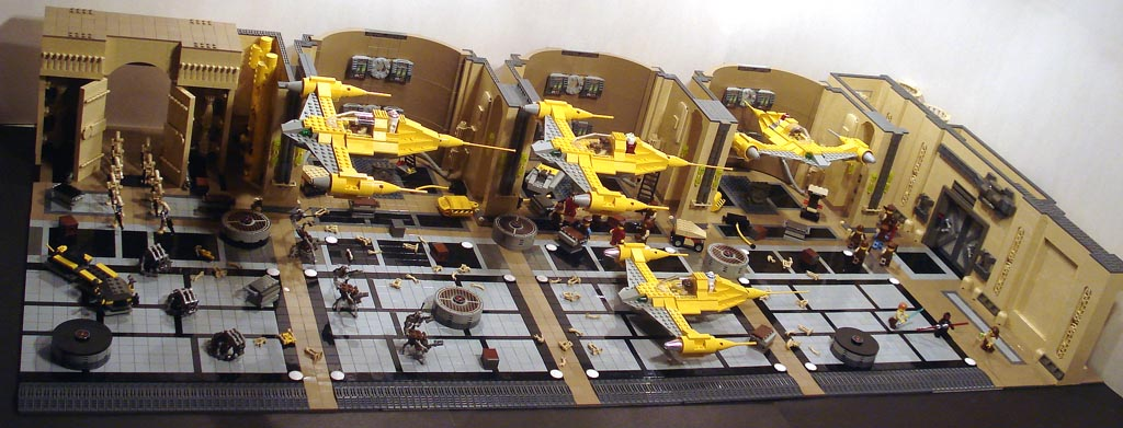 LEGO IDEAS - Star Wars Modular: Theed Hangar Battle