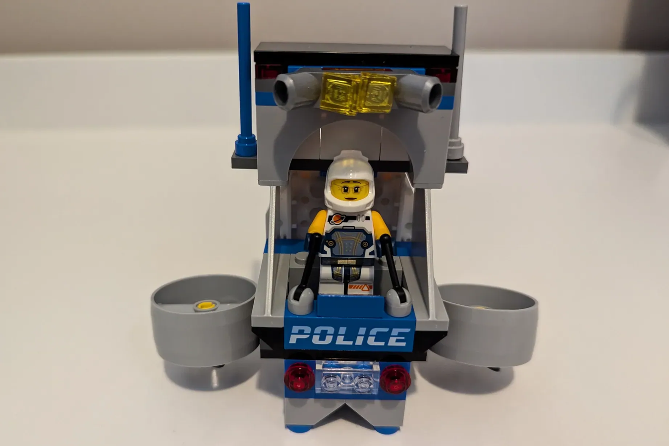 LEGO IDEAS - Police Drone Flyer