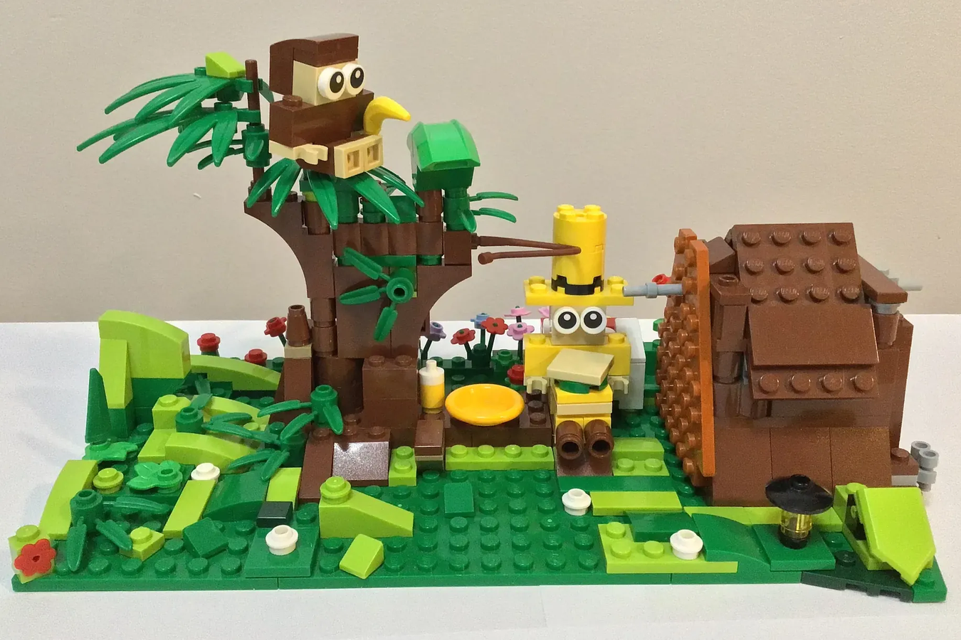 LEGO IDEAS - Curious George (2006): George and the Man in the Yellow ...