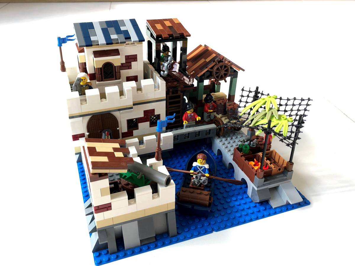 LEGO IDEAS - Marketplace on the Sea (3 in 1)