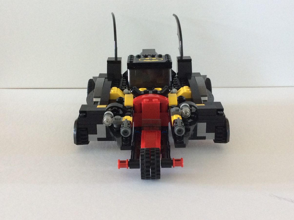 LEGO IDEAS - Batman and Robin: Bat-Tumbler and Redbird