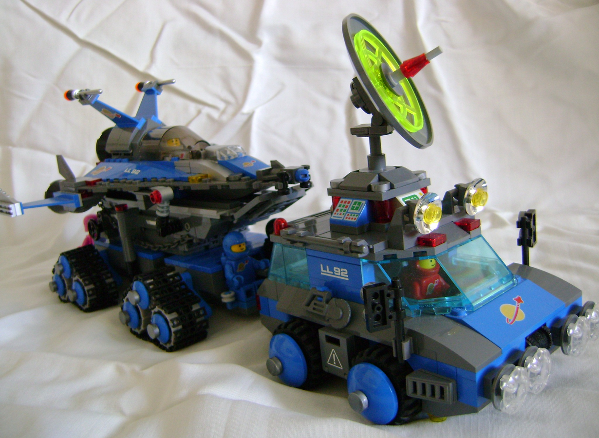 LEGO IDEAS - CS Rocket-Ship Mobile Launcher V2