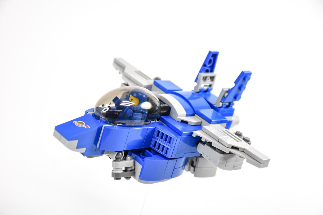 LEGO IDEAS - Transformable Classic Space Jet