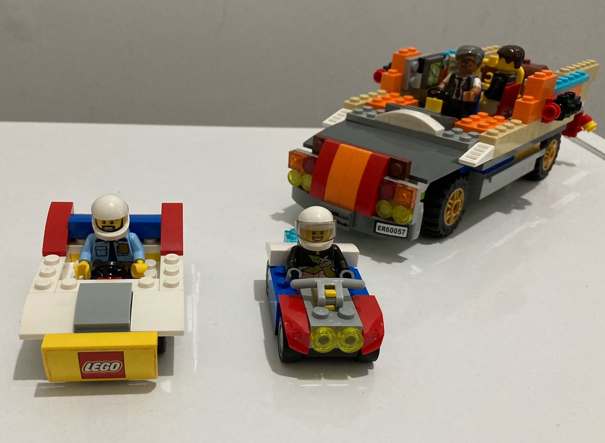LEGO IDEAS - Robber-Cop Pursuit