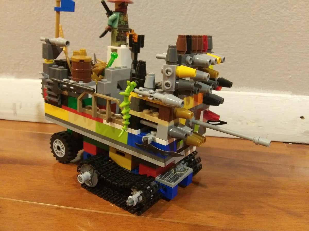 LEGO IDEAS - Junk Collecting, Weapon Dealer, Tank