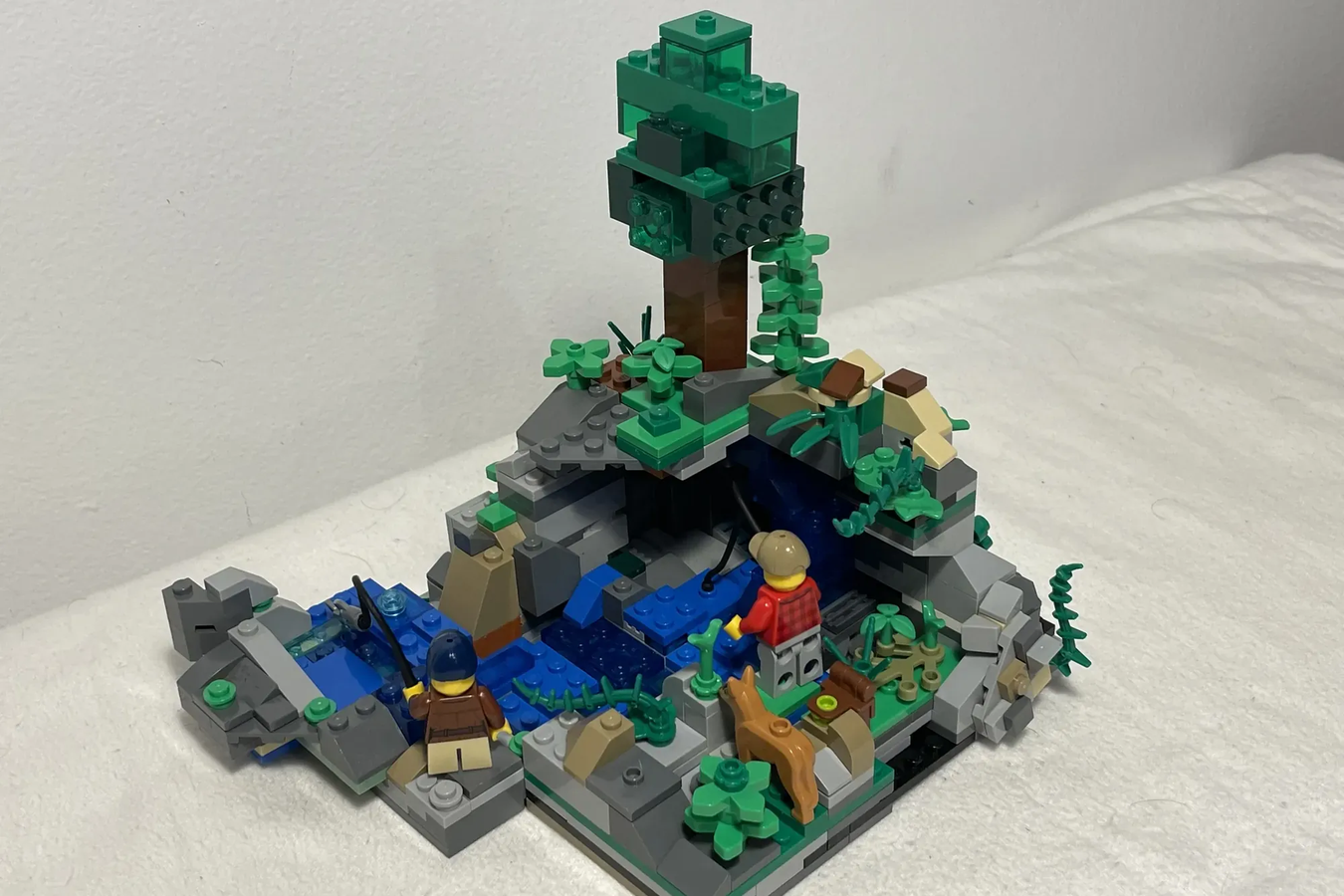 LEGO IDEAS - Mountain Fishing Spot