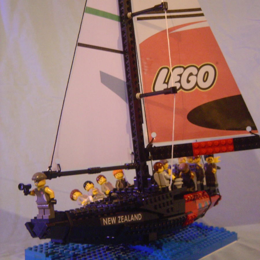 LEGO IDEAS - Coasting on the waves - NZL Racing Yacht