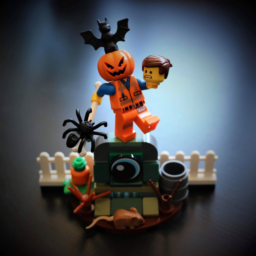 LEGO IDEAS - Dress up your Minifigures for Halloween! - Pumpkin King Emmet