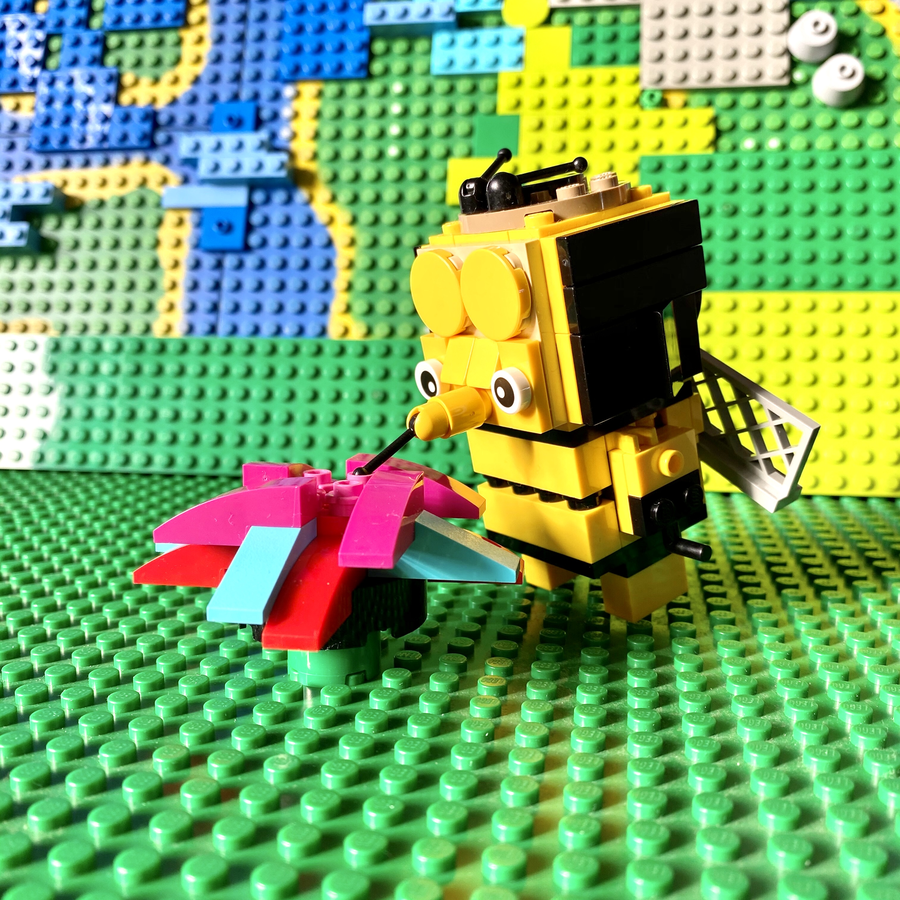 LEGO IDEAS - Little Creatures - Bee-head slurping some nectar