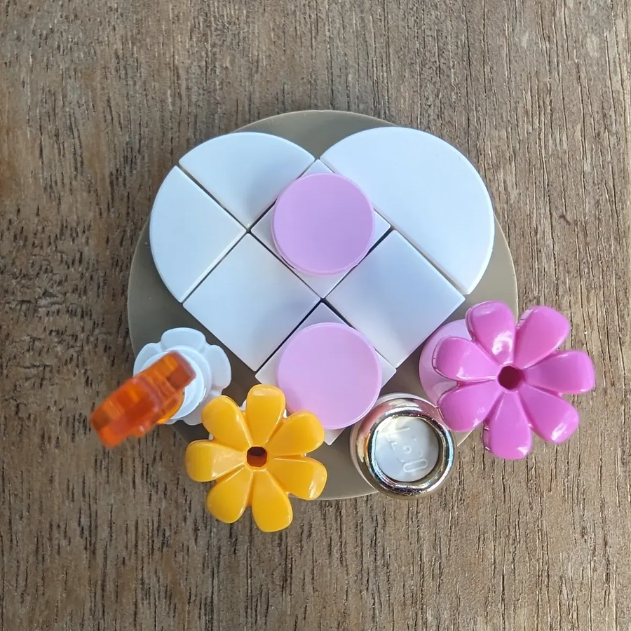 LEGO IDEAS - Build a Heart, Share the Love! - Heart for a Date
