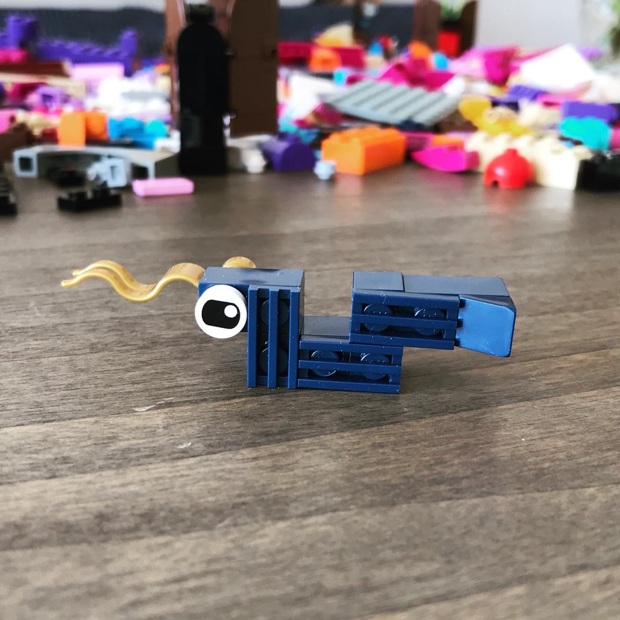 LEGO IDEAS - A mystery to us all... - Snake in 10 bricks