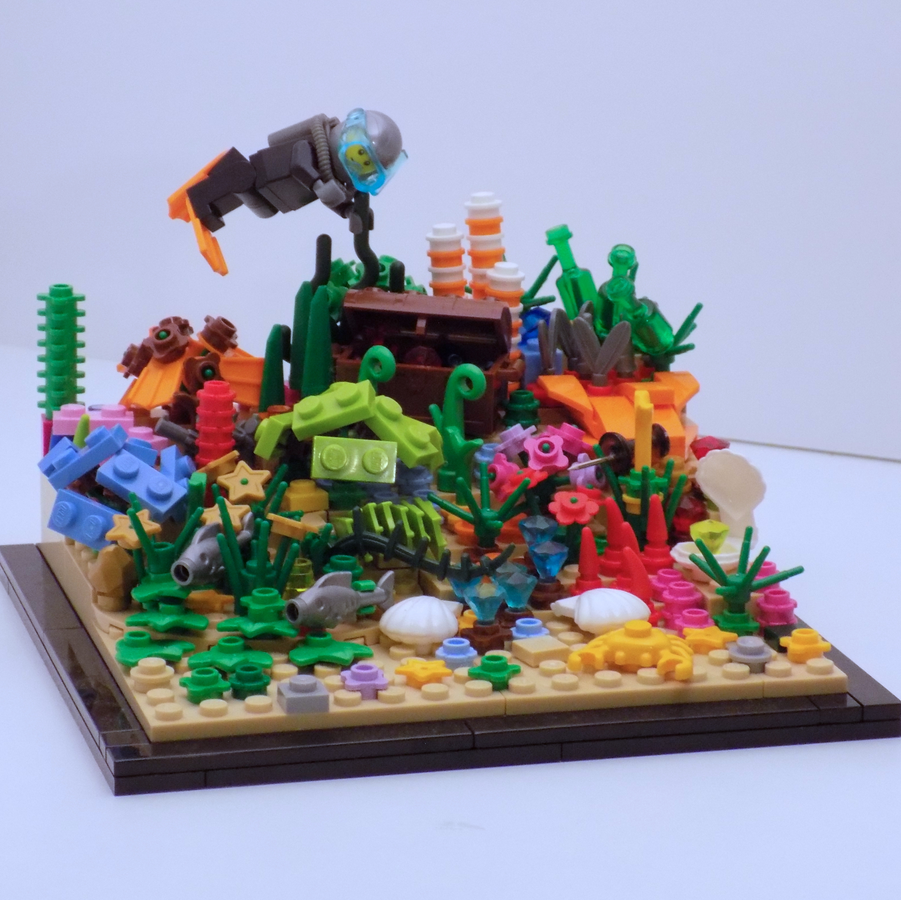 LEGO IDEAS - Active Minifigures - Diving in a Coral Reef