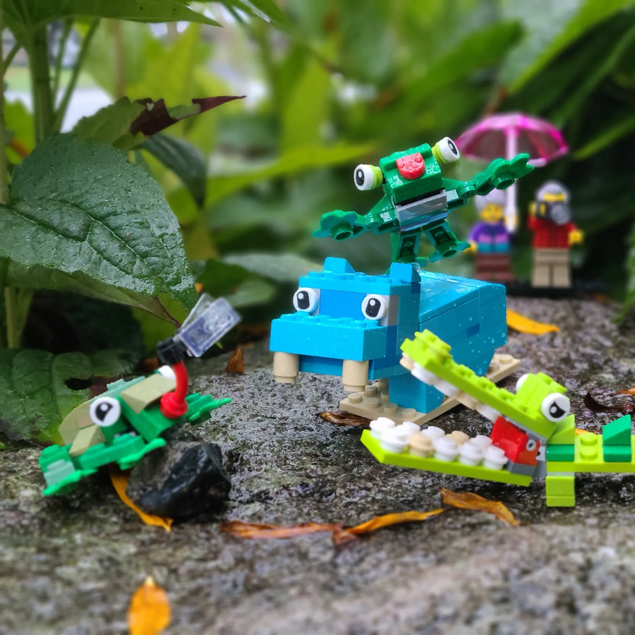 LEGO IDEAS - Toy Photography in the rain - Rainforest Adventurers