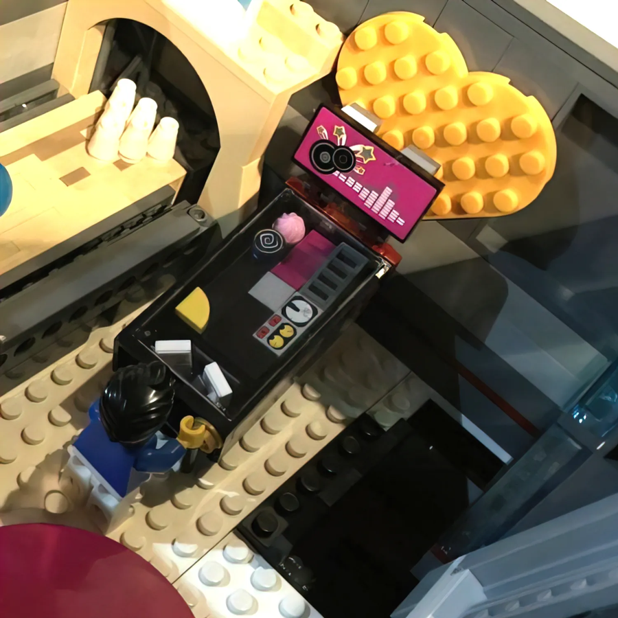 LEGO IDEAS - The love of gaming! - Classic Pinball Machine
