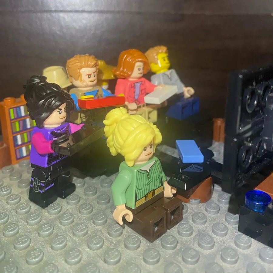 LEGO IDEAS - 🌇 Coming Together! - Friends and Family Game Night