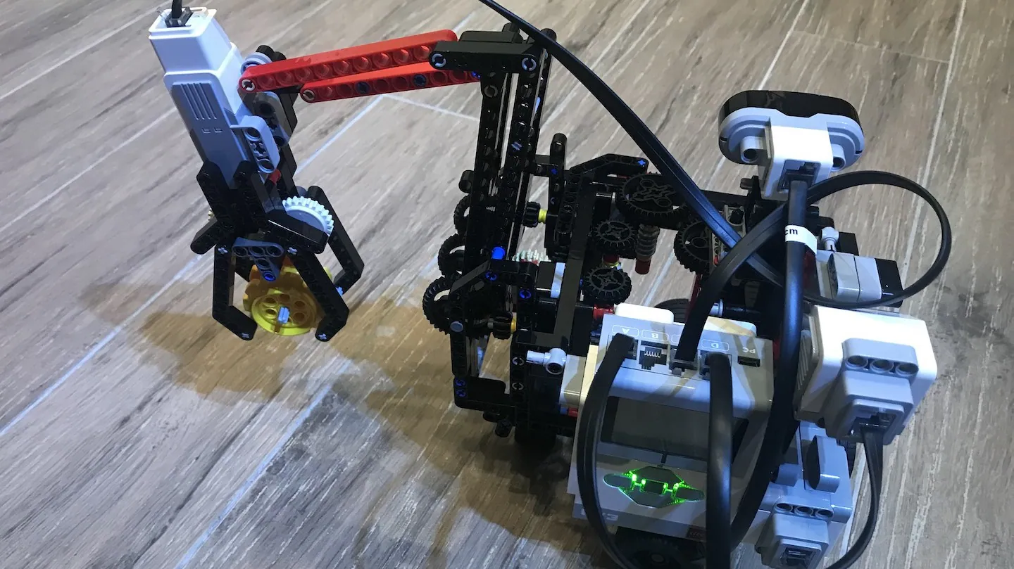 Build: EV3 5DOF ARM | LEGO® Ideas