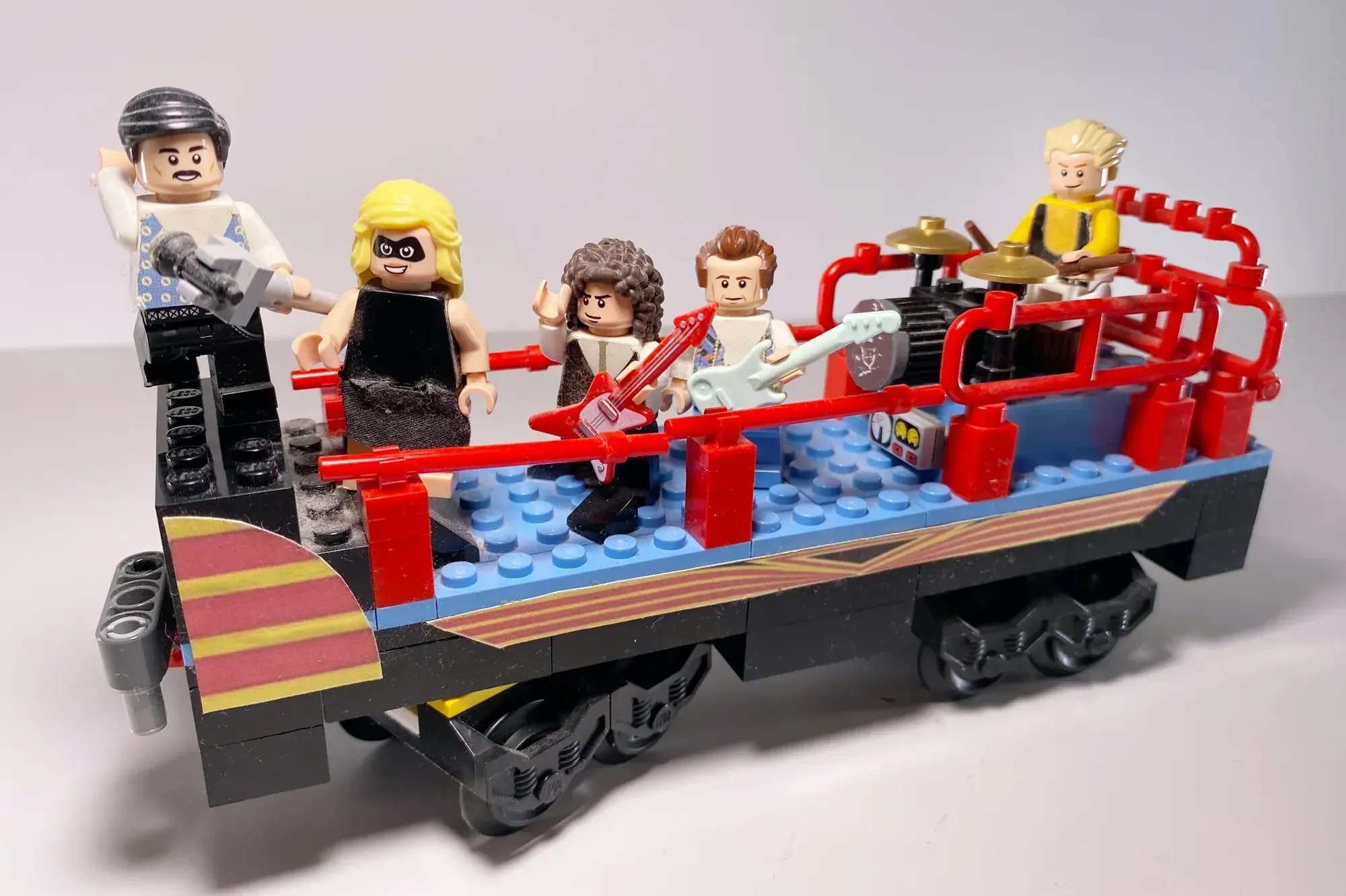 Queen - The Miracle Express | LEGO® Ideas