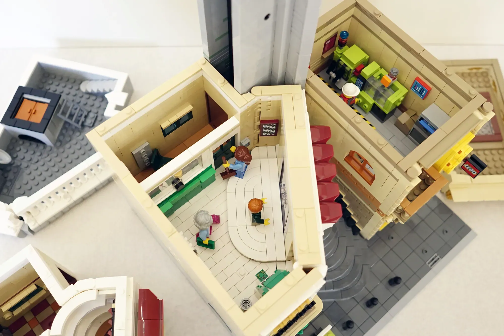 The Narrow Neightborhood Bank and Legostore Modular | LEGO® Ideas