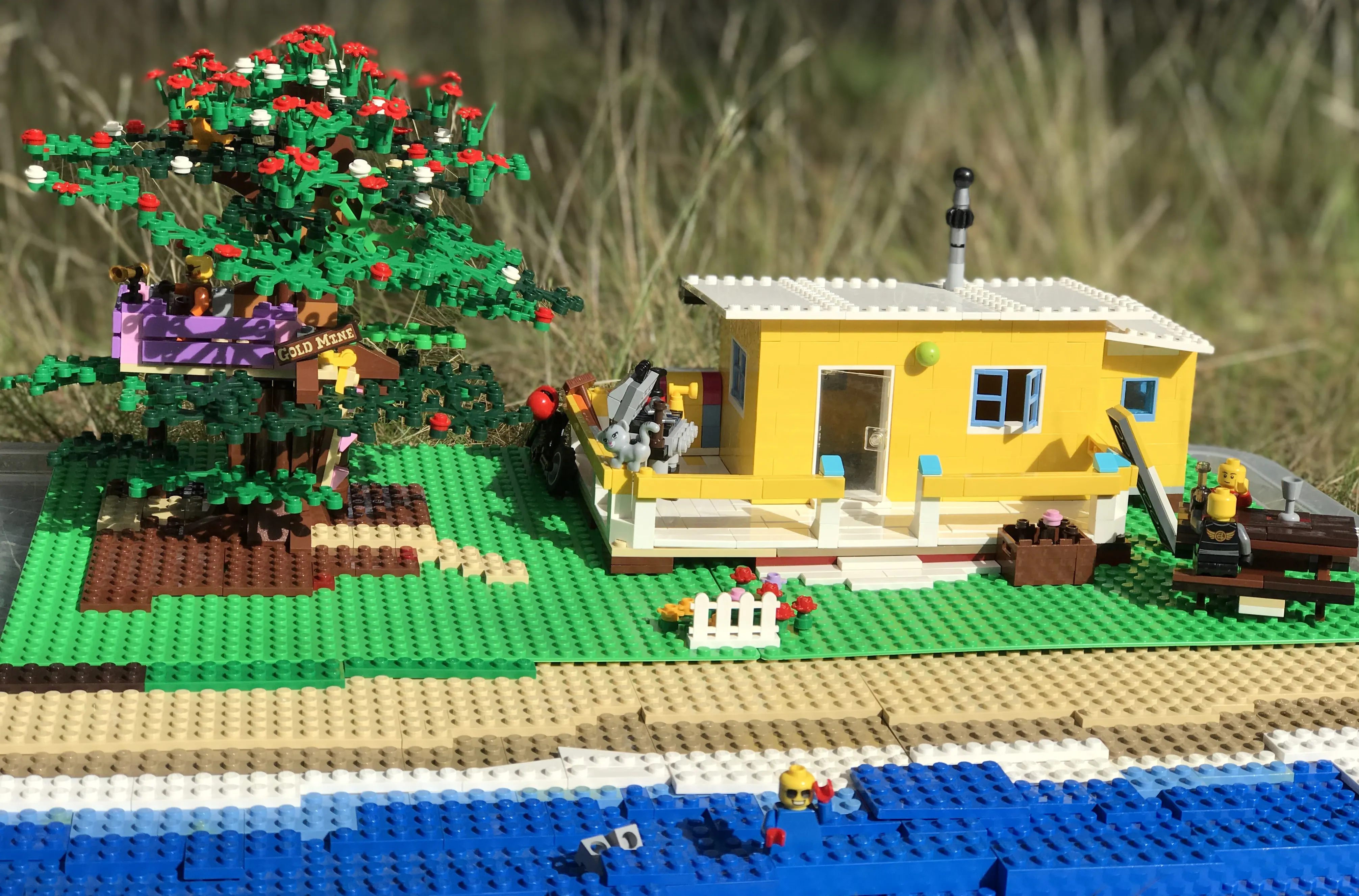 Beach side Summer Holiday Cottage | LEGO® Ideas