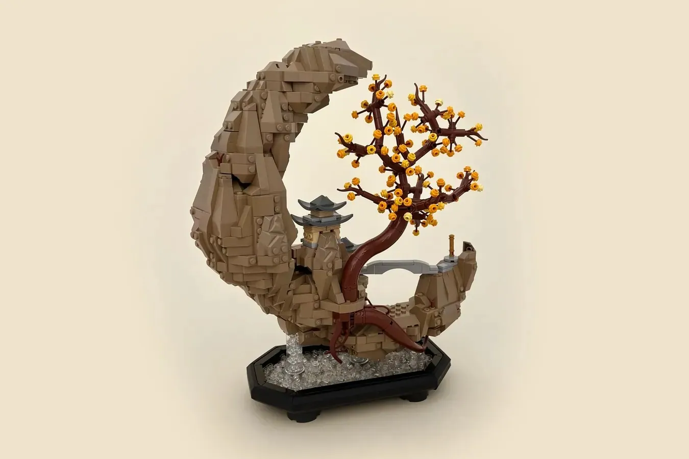 10K Club Interview: CRESCENT MOON ROCK SCULPTURE by Nannan | LEGO® Ideas
