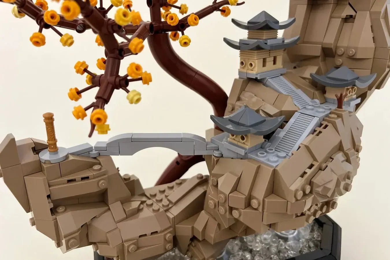 10K Club Interview: CRESCENT MOON ROCK SCULPTURE by Nannan | LEGO® Ideas