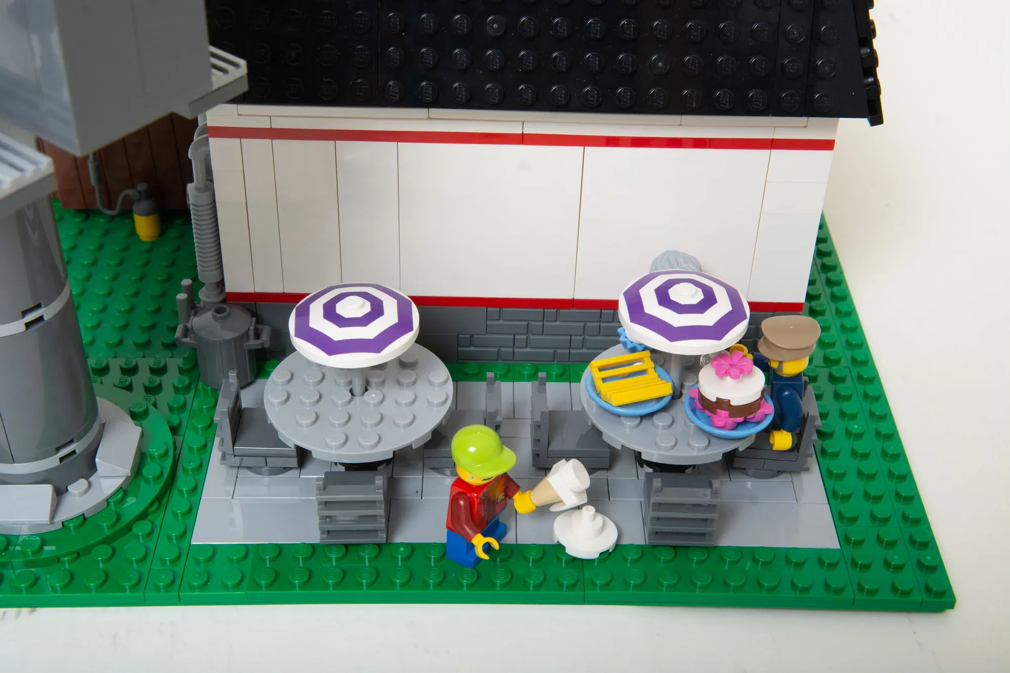 Lego Dairy Queen O Scale Dairy Queen Assembly