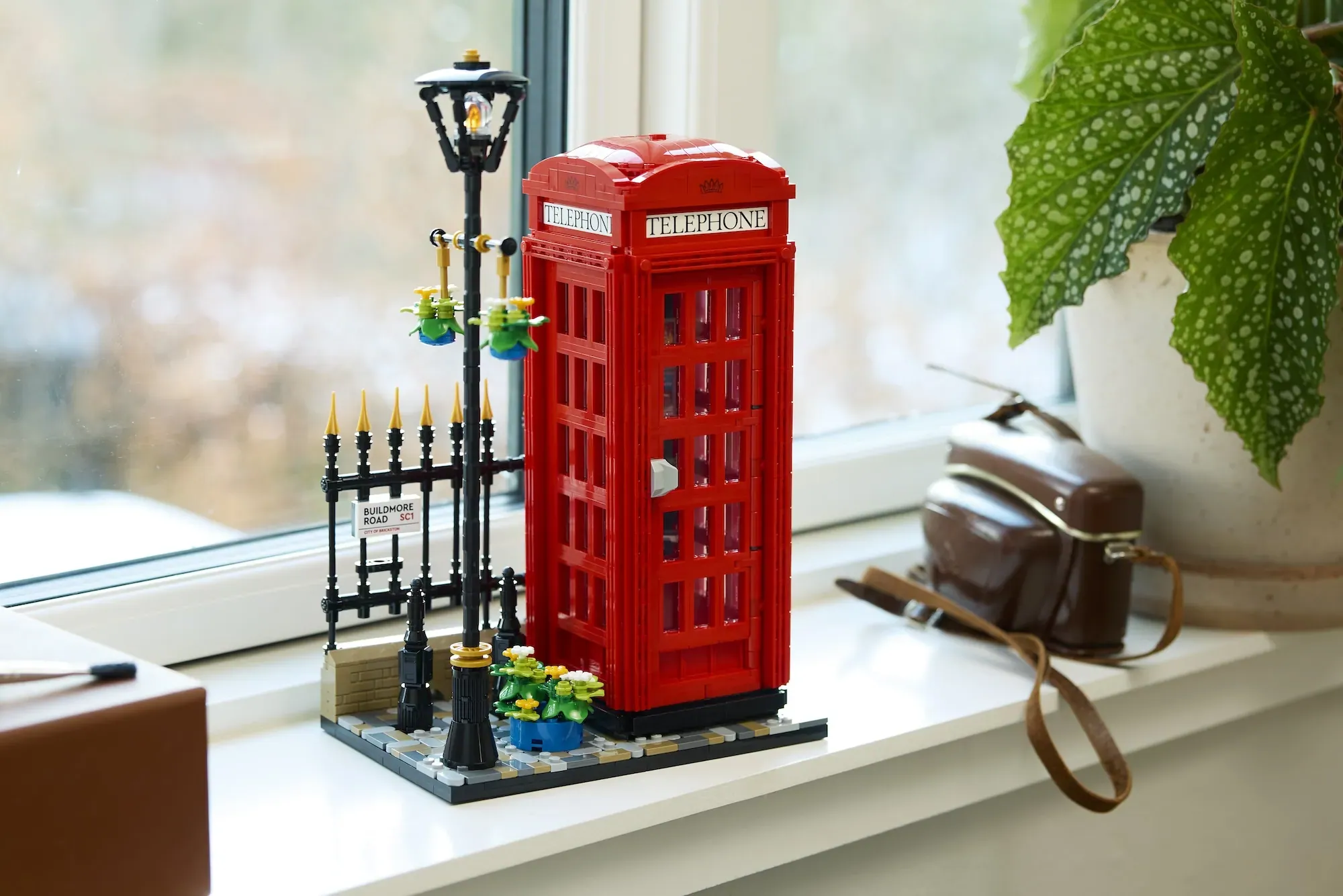 Introducing the LEGO® Ideas 21347 Red London Telephone Box | LEGO® Ideas