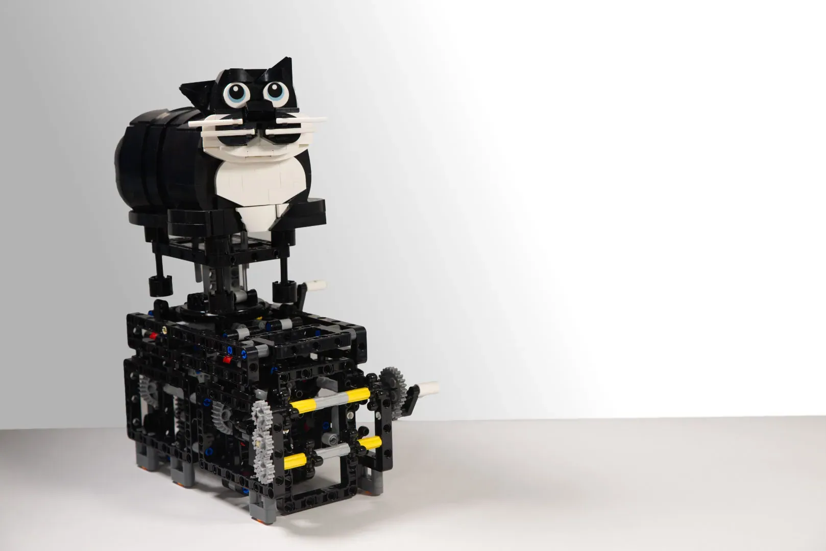 Dancing Maxwell the Cat | LEGO® Ideas