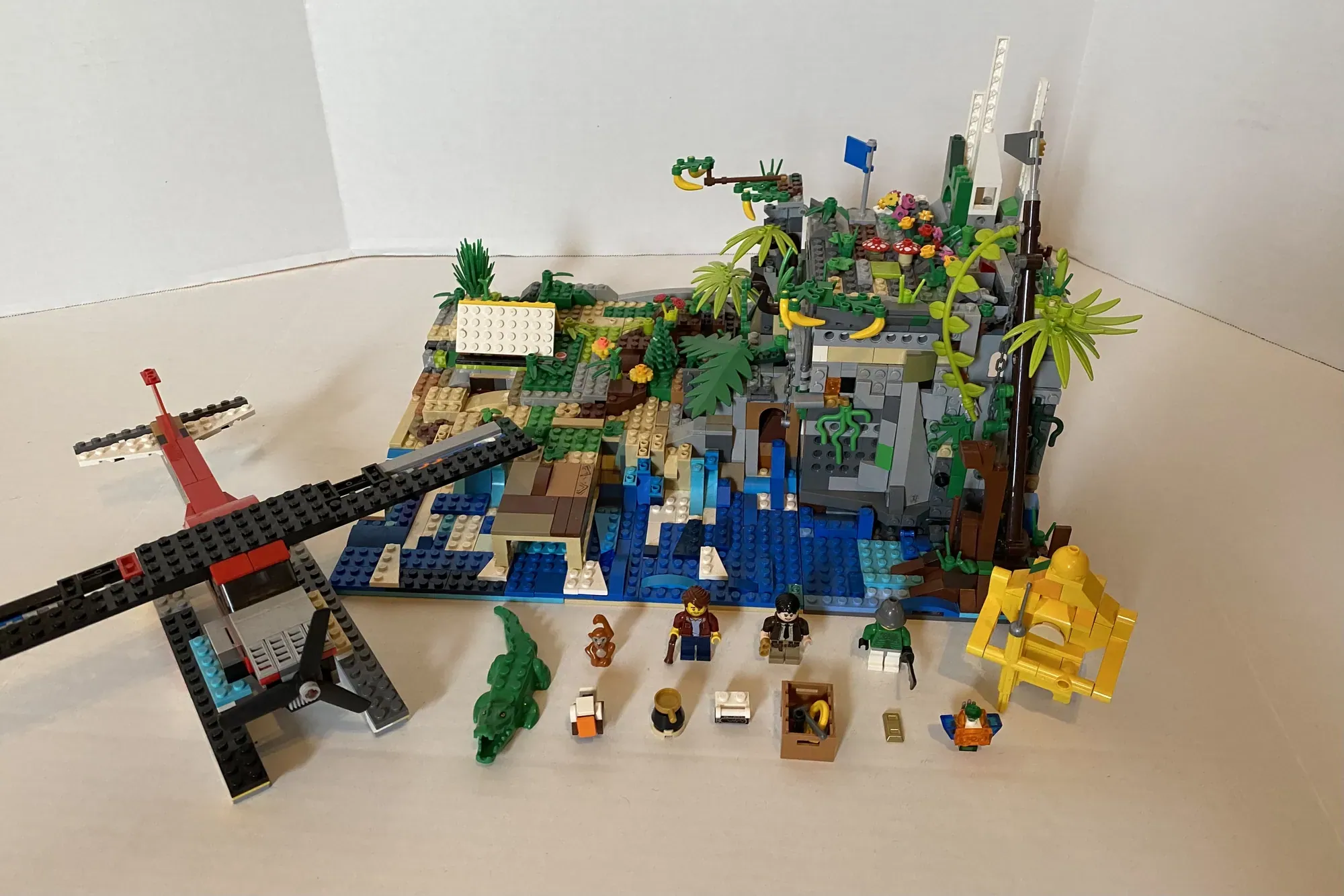 The Golden Cavern | LEGO® Ideas