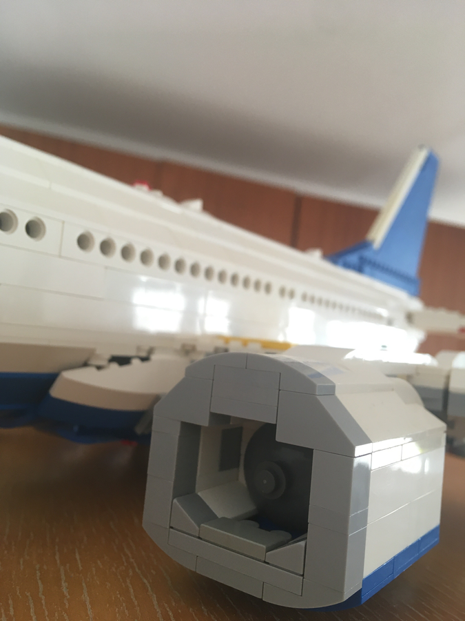 LEGO IDEAS - Boeing 737-300 Classic