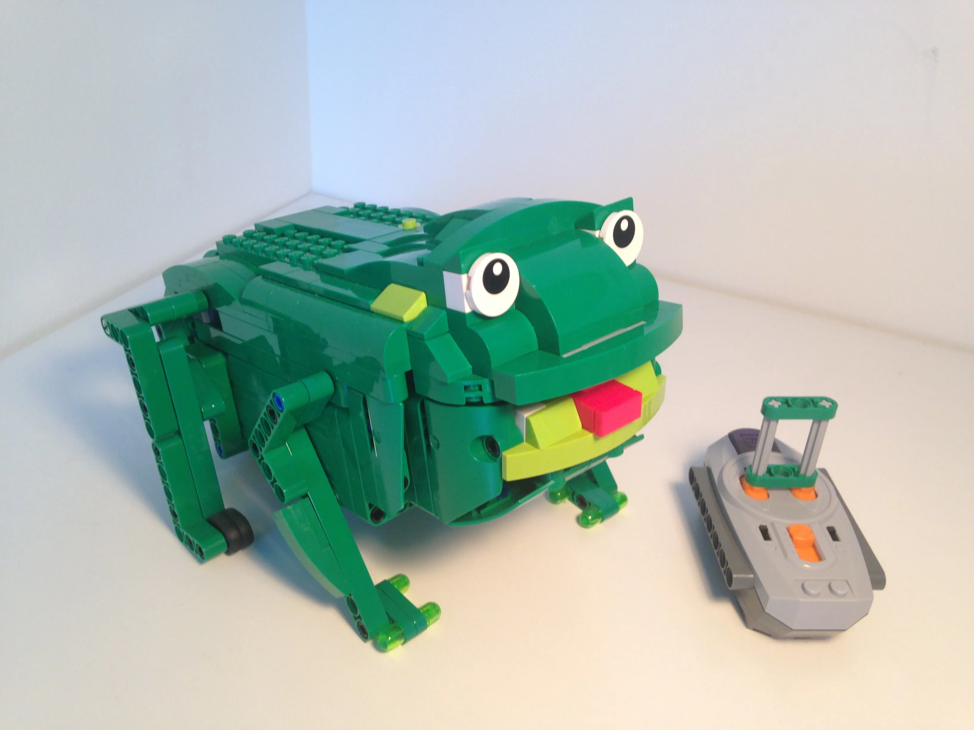 Jumping Frog - Remote Controlled | LEGO® Ideas