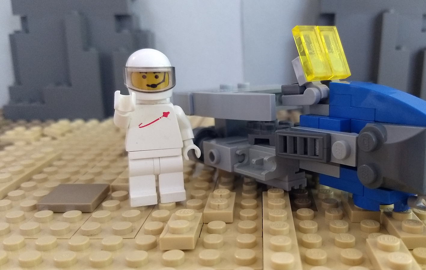 LEGO IDEAS - Classic Space Jet Bike and Spacecraft