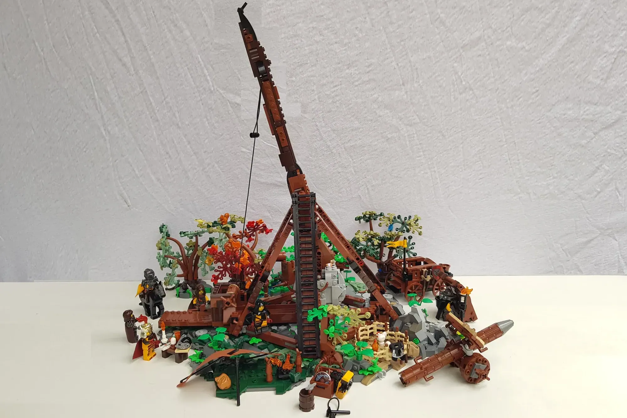 2-in-1 Medieval Siege With a Working Trebuchet | LEGO® Ideas