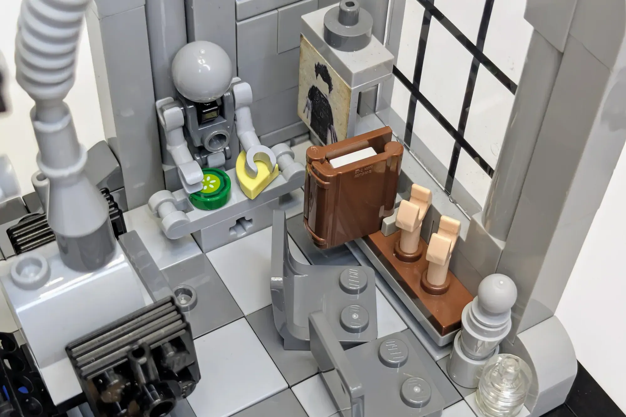 Edward Scissorhands Inventory Room (Functioning Diorama) | LEGO® Ideas