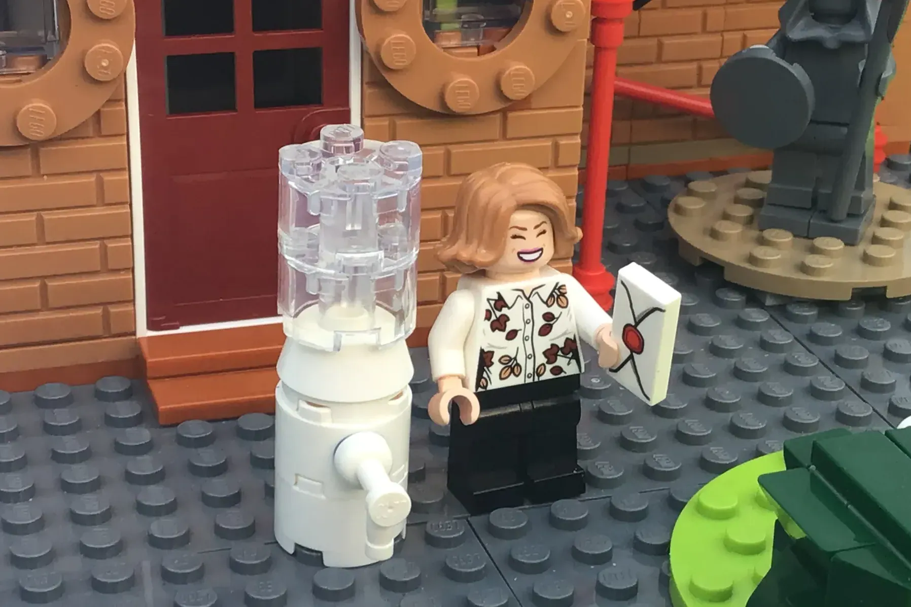 Taskmaster UK House and Studio | LEGO® Ideas