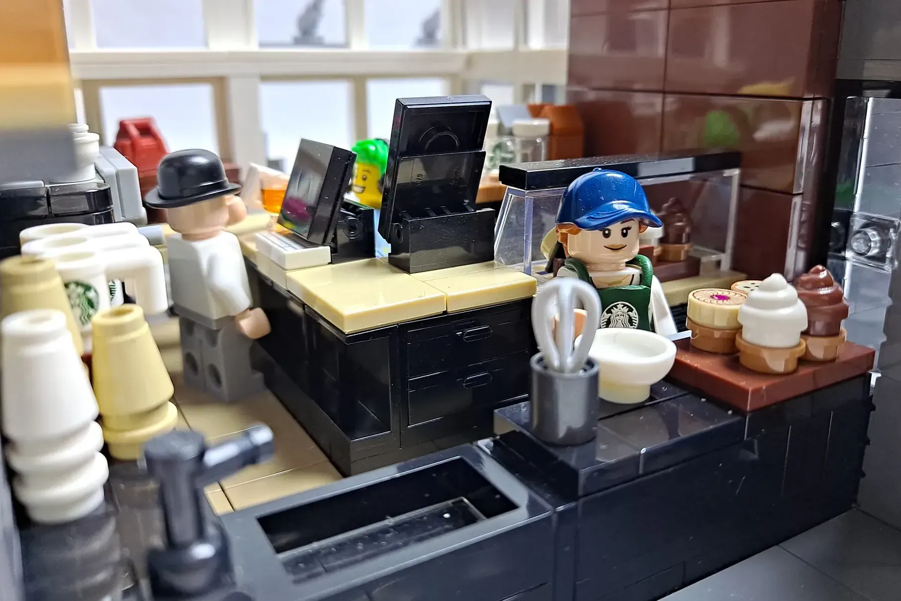 The Starbucks Modular | LEGO® Ideas