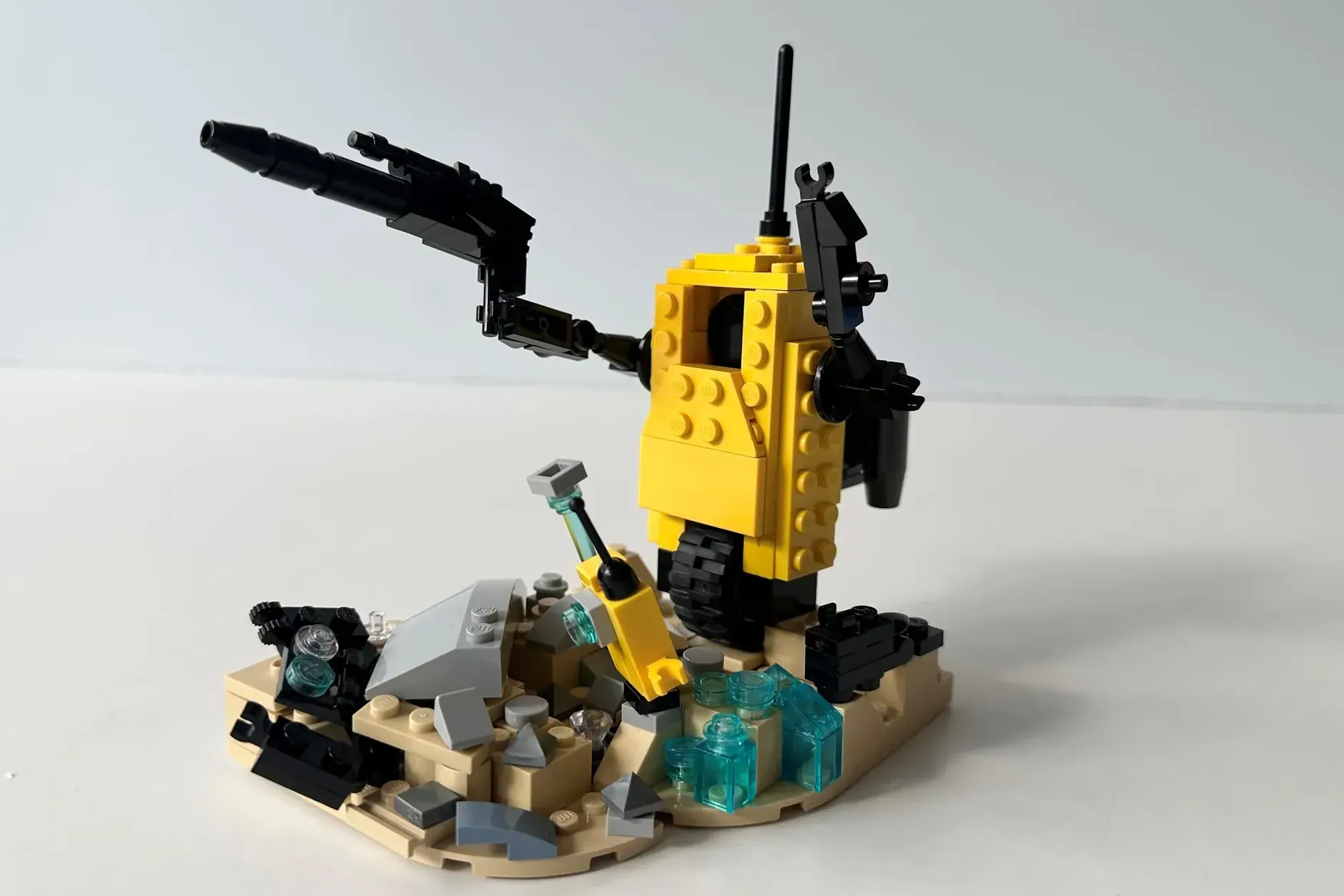 Zero 219 Robot From the Wreckage | LEGO® Ideas