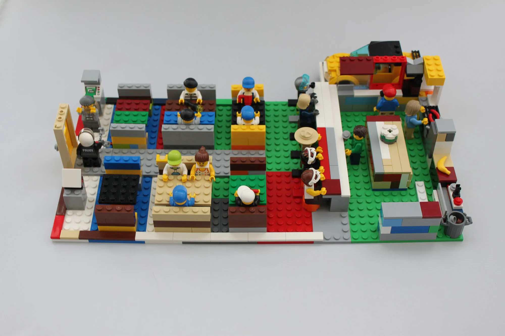 Rainbow Restaurant 5000 | LEGO® Ideas