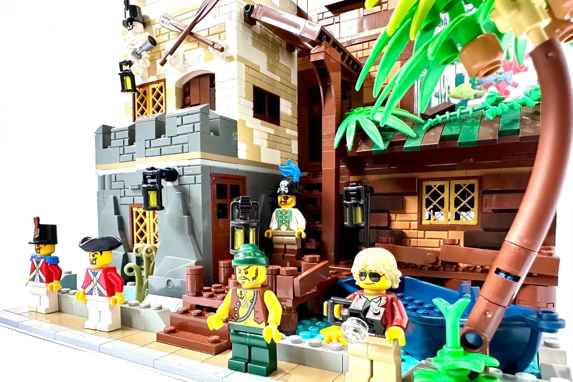 The Pirate Inn - Restaurant & Aquarium | LEGO® Ideas