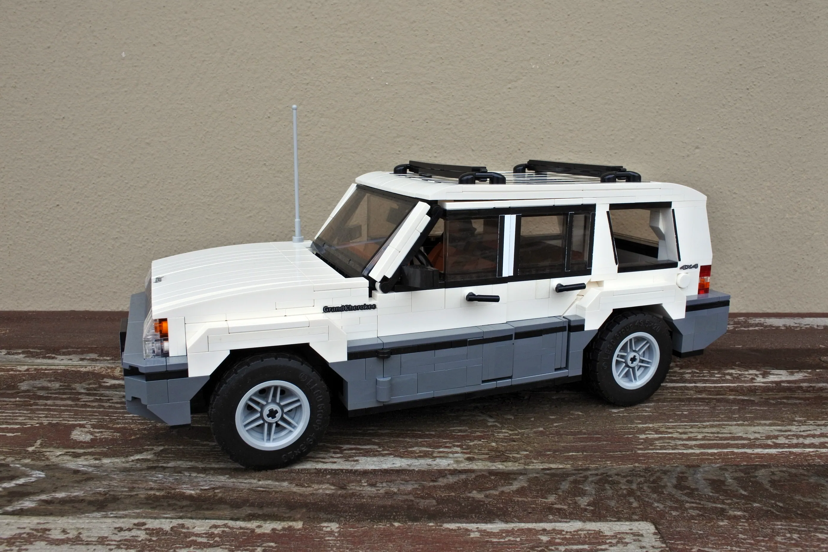 Jeep Grand Cherokee - Laredo 1993 | LEGO® Ideas